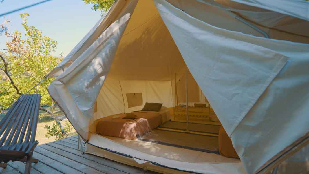 Accommodation - Bonjuk Bay